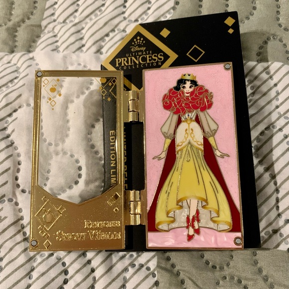 Disney | Other | Disney Designer Princess Collection Snow White Pin ...